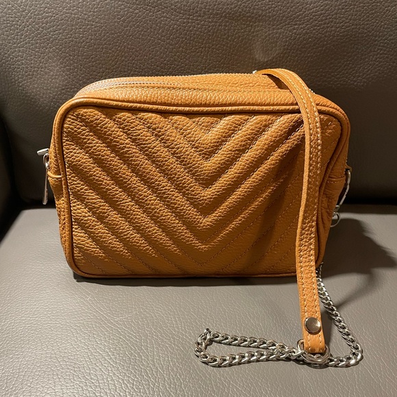 isabella rhea | Bags | Isabella Rhea Genuine Leather Crossbody | Poshmark